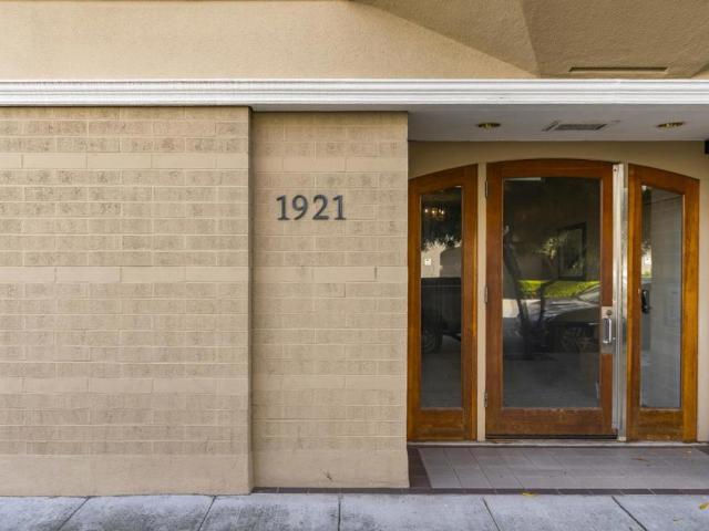 1921 Jefferson Street 205