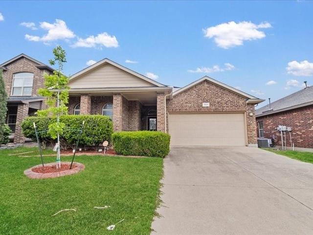 1921 Kachina Lodge Rd, Fort Worth, TX 76131