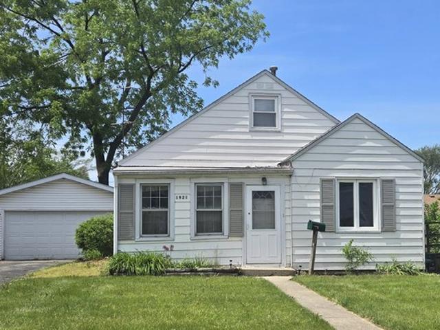 1921 Kelly Ave, Crest Hill, IL 60403
