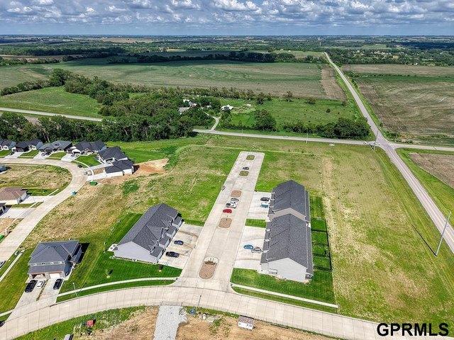 1921 Titan Pl, Hickman, NE 68372