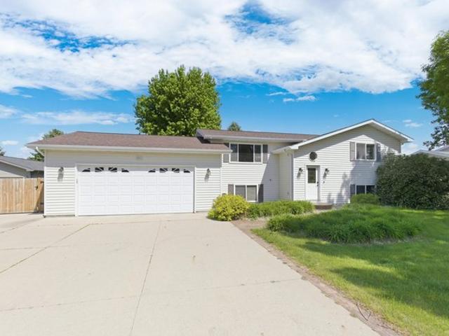 1921 17th Ave S, Brookings, SD 57006