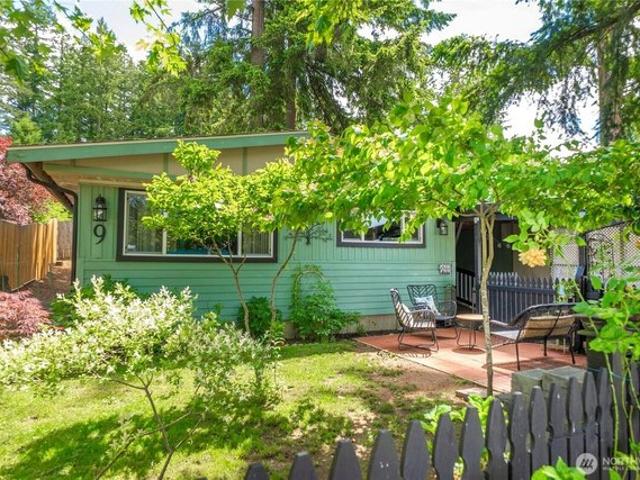 1921 208th St E Apt 9, Spanaway, WA 98387