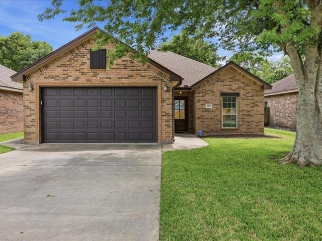 1921 5th St, Port Neches, TX 77651