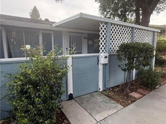 19220 Avenue of the Oaks Unit A, Newhall, CA 91321
