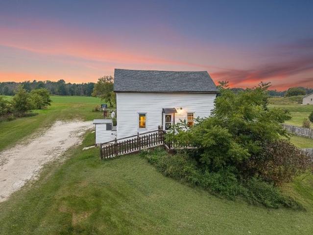 1922 Madson Rd, Manitowoc, WI 54220