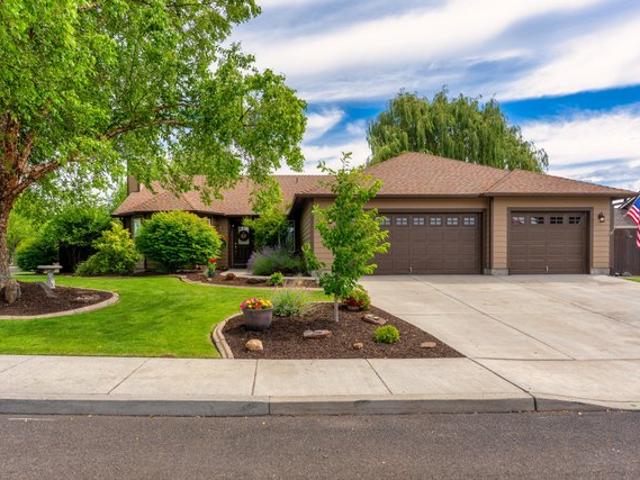 1922 NW Wildflower Pl, Redmond, OR 97756