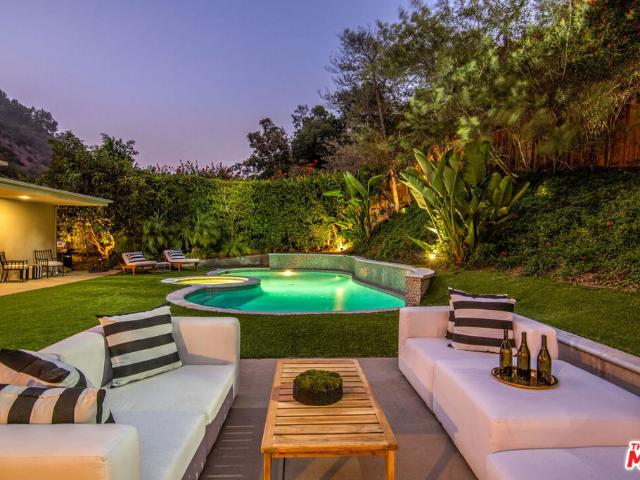 1922 N Beverly Drive