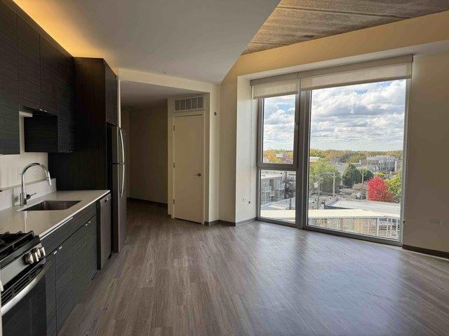 1922 N Milwaukee Ave Unit 406, Chicago, IL 60647