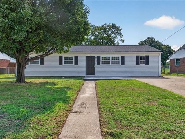 1922 Beall Dr, Hampton, VA 23663