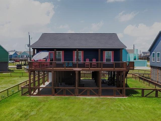 1922 Blue Water Hwy, Surfside Beach, TX 77541