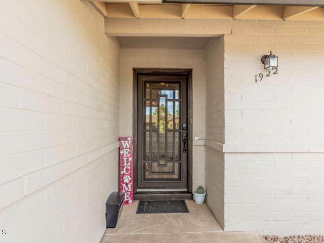1922 e laguna drive