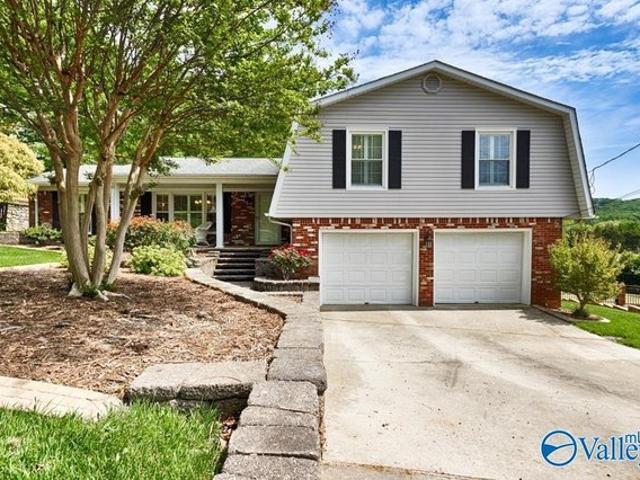 1922 Epworth Dr NE, Huntsville, AL 35811