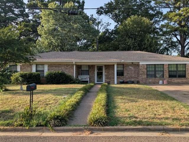 1922 Lee St, Longview, TX 75604