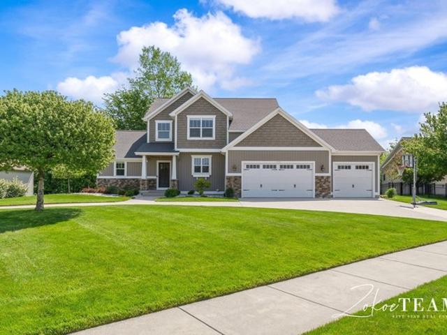 1922 Stratford Ln NW, Walker, MI 49534