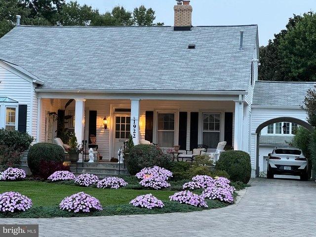 1922 S Arlington Ridge Rd, Arlington, VA 22202