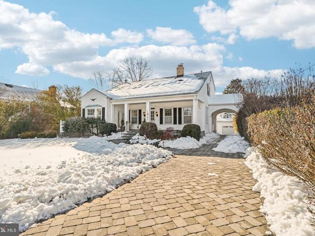 1922 S Arlington Ridge Road