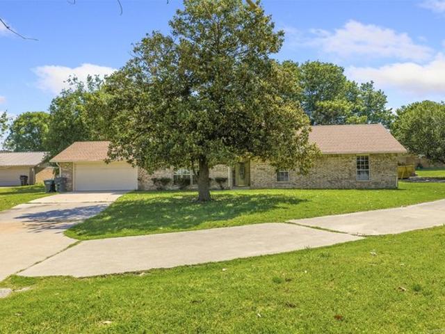 1922 S Plainview Rd, Ardmore, OK 73401