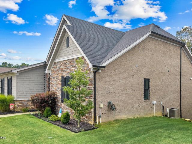1922 Scenic Lakes Dr
