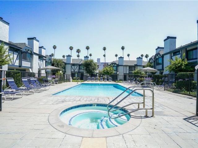 19231 Sherman Way Unit 25, Reseda, CA 91335
