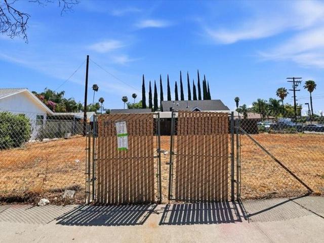 1923 Belle St, San Bernardino, CA 92404
