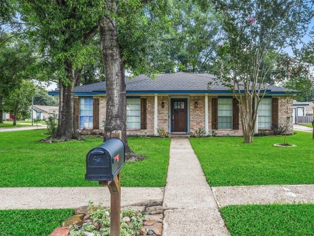 1923 Briarcreek Blvd, Houston, TX 77073