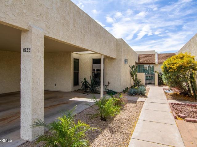 1923 E Duke Drive
