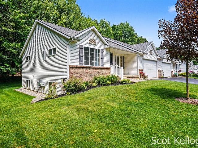 1923 Jack Pine Court