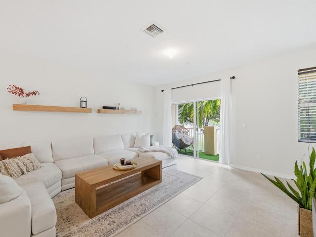 1923 Vía Granada, Boynton Beach, FL 33426 | Compass