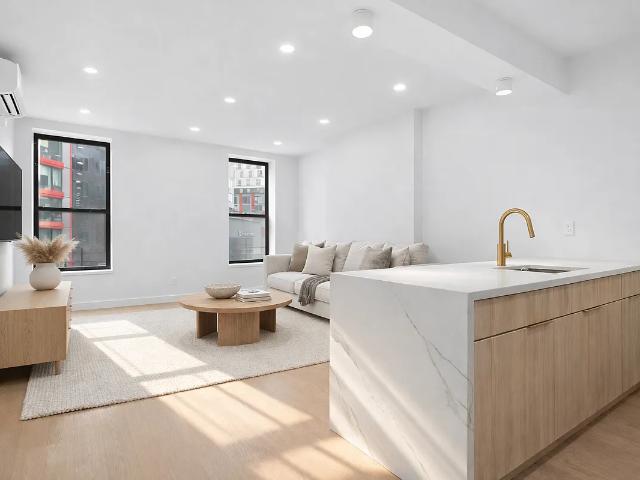 192 Flatbush Avenue, Unit 3E | Compass