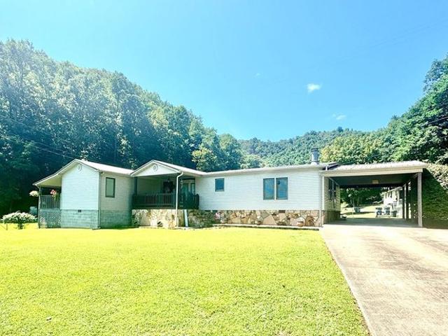 192 Hamilton Ln, Pikeville, KY 41501
