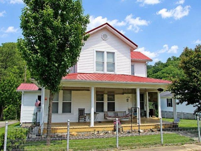 192 N Buckingham Ave, West Van Lear, KY 41268