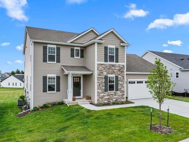 192 Saphhire Ln, Saukville, WI 53080