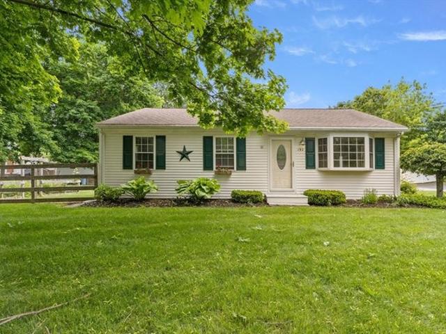 192 School St, Groveland, MA 01834