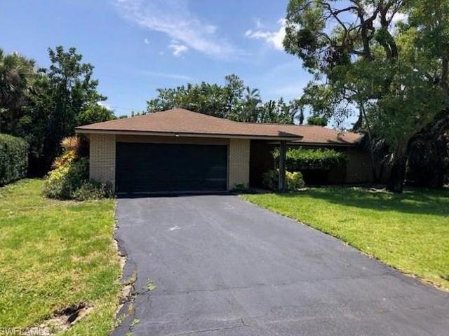 192 Palm View Dr, Naples, FL 34110