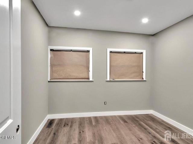 192 W 5th Street