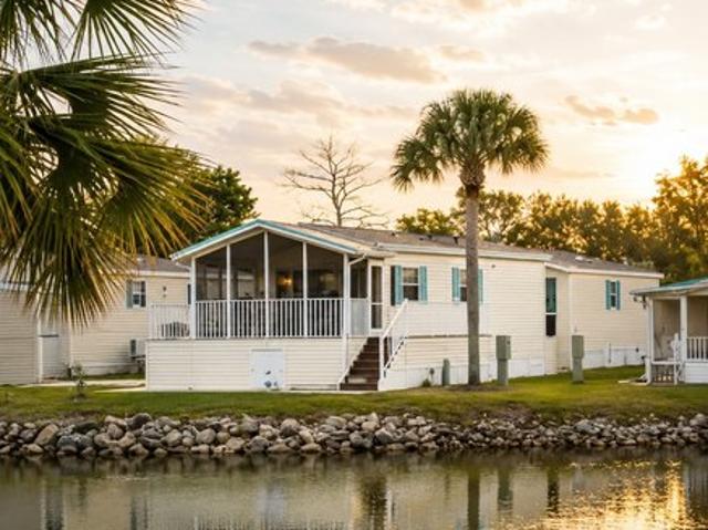192 Tuscarora Trl, Fort Myers Beach, FL 33931