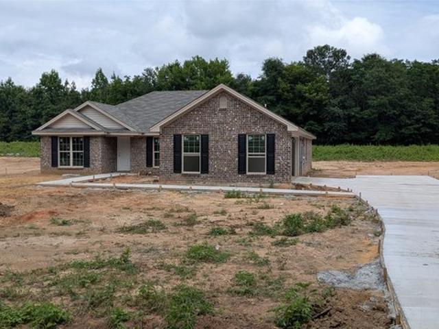1934 Alpine Dr, Deatsville, AL 36022