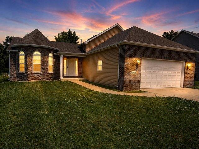 1934 Cooke St, Hobart, IN 46342