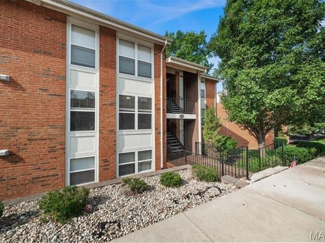 1934 Greenpoint Dr Apt 203, Kirkwood, MO 63122