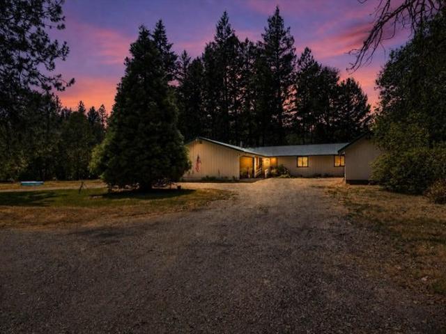 1934 Laurel Rd, Cave Junction, OR 97523