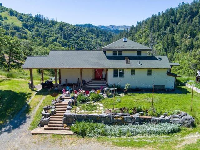 1934 South Face Rd, Garberville, CA 95542
