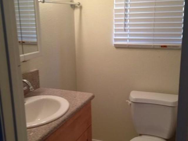 1934 1938 1/2 Thomas Ave 2 Bedroom Apartment for Rent at 1934 1/2 Thomas Ave, San Diego, CA 92109 Pacific Beach