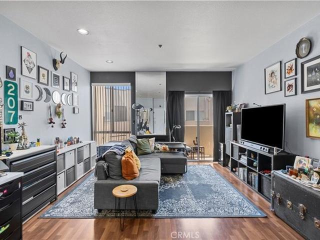 19350 Sherman Way Unit 328, Reseda, CA 91335