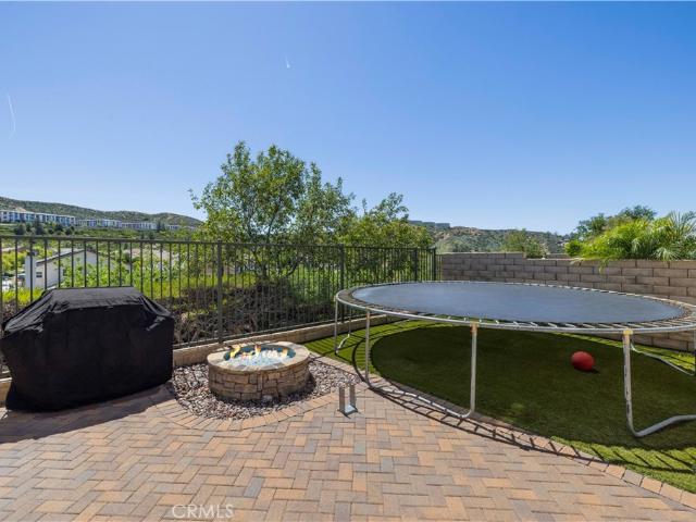 19354 Laroda Ln, Unit 165, Saugus, CA 91350 | MLS #SR26075