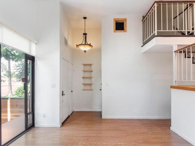 19355 Sherman Way Unit 7, Reseda, CA 91335