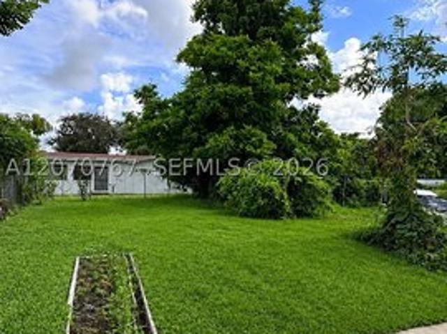 1935 NW 76th St, Miami, FL 33147
