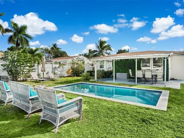 1935 Arthur St, Hollywood, FL 33020
