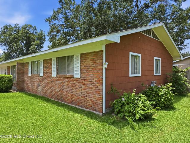 1935 Country Club Drive
