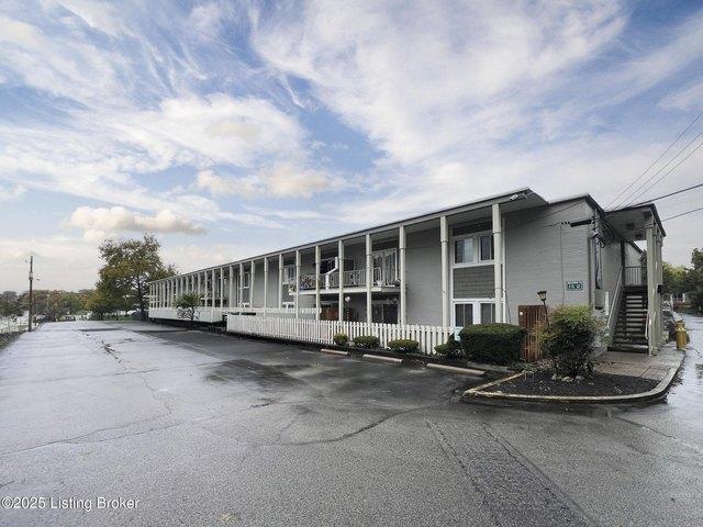 1935 Gardiner Ln Apt H118, Louisville, KY 40205