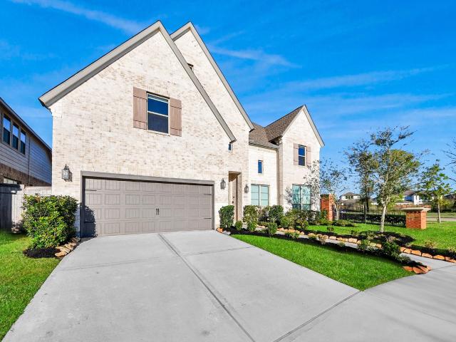 1935 Golden Leaf Drive